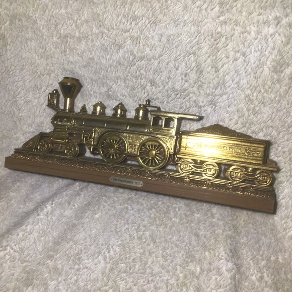 Wall Decor | 1871 The Philadelphia Gold Colored Train Wall Plaque ...
